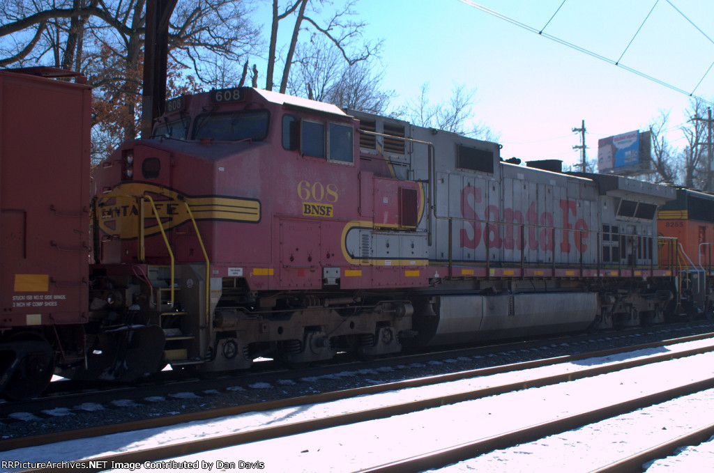 BNSF C44-9W 608 in Warbonnet paint trails on K040-26